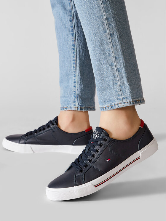 Tommy hilfiger core corporate leather store
