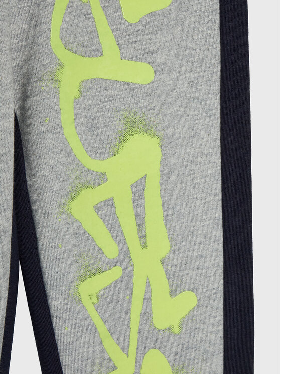 Guess Jogginganzug N3RG03 K8643 Grau Regular Fit | Modivo.de