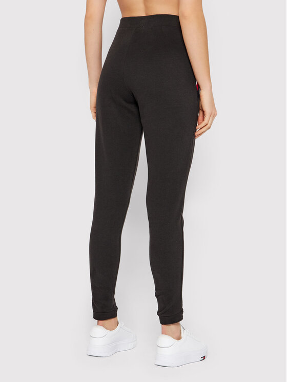 Tommy Hilfiger Долнище анцуг Track Uw0uw03202 Черен Regular Fit Modivo Bg