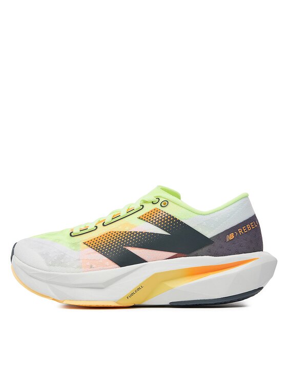 New Balance Běžecké boty Fuelcell Rebel v4 WFCXLA4 Bílá | Modivo.cz