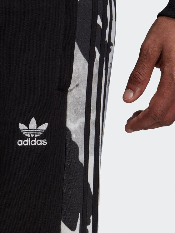 adidas Spodnie dresowe Camo Series Sweat Joggers HK2808 Czarny Regular ...