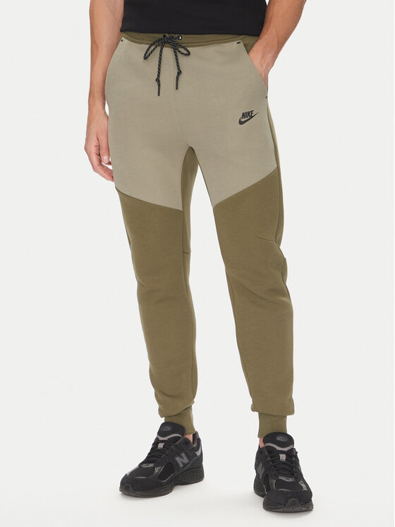 Nike Teplákové kalhoty Tech HV0959 Khaki Regular Fit | Modivo.cz