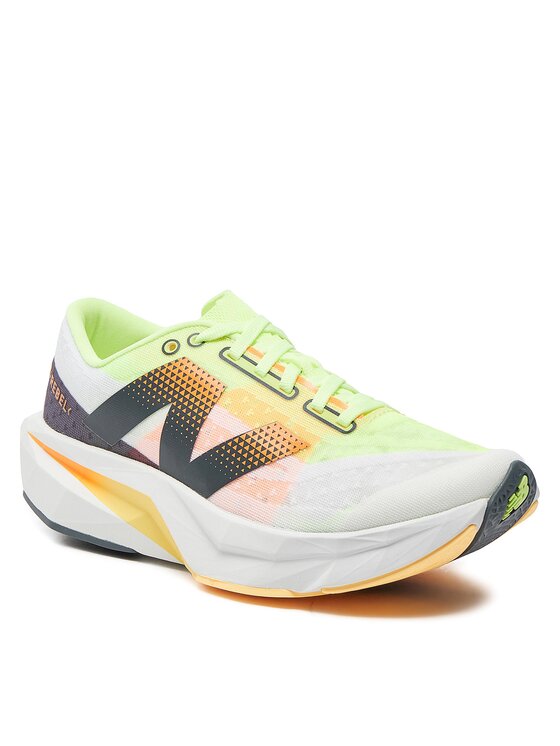 New Balance Běžecké boty Fuelcell Rebel v4 WFCXLA4 Bílá | Modivo.cz