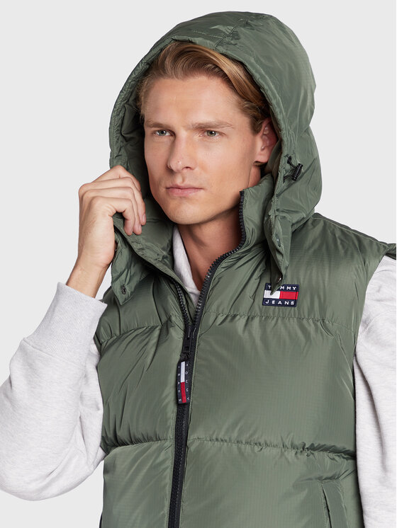Tommy Jeans Prsluk Alaska Vest DM0DM14447 Zelena Regular Fit | Modivo.hr