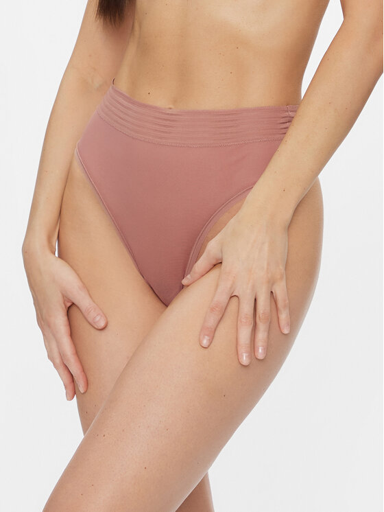 Triumph Бикини тип прашка Tempting Sheer Highwaist String 10215943 Бежов | Modivo.bg