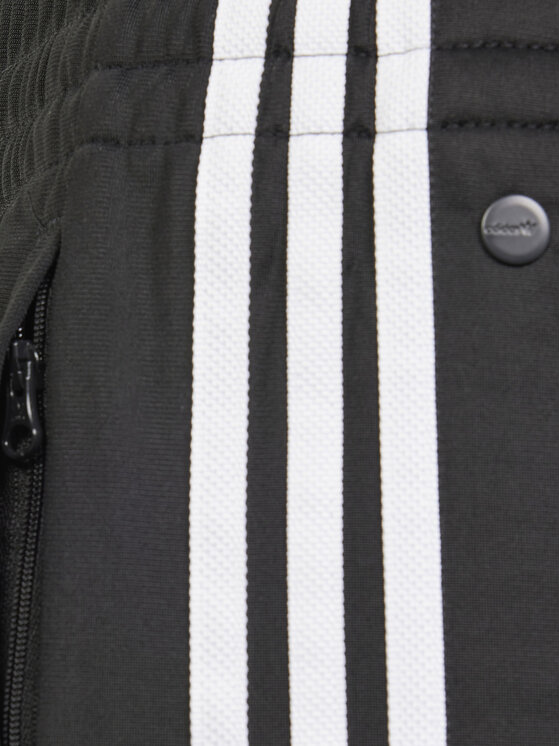 adidas Spodnie dresowe Adibreak IM8431 Czarny Regular Fit | Modivo.pl