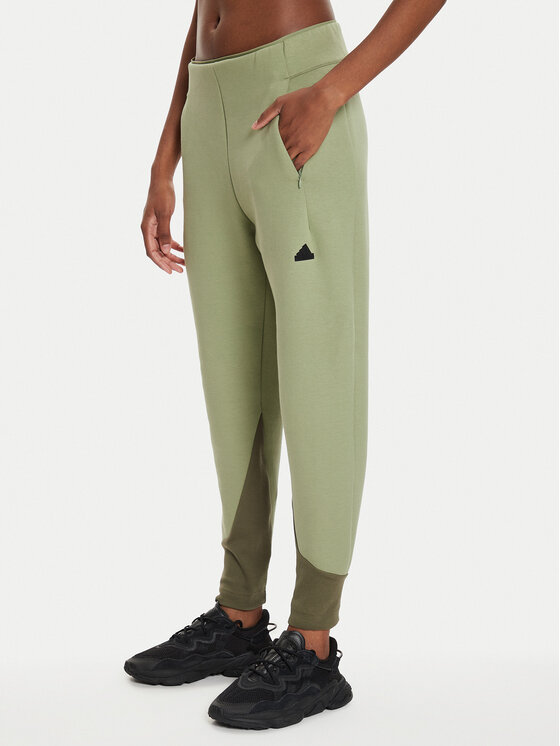 adidas Melegítő alsó Z.N.E. IW7773 Zöld Regular Fit | Modivo.hu