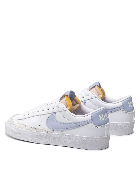Nike Sneakersy Blazer Low '77 DC4769 103 Biały | Modivo.pl
