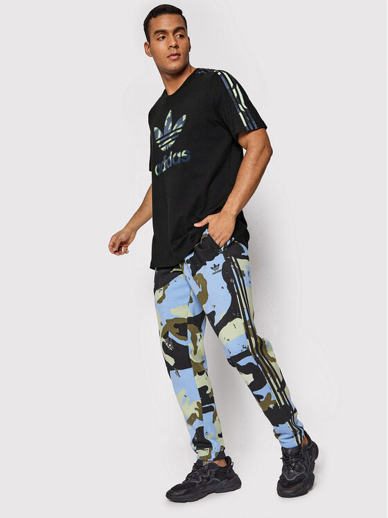 adidas T-Shirt Graphics Camo Infill HF4888 Czarny Regular Fit | Modivo.pl