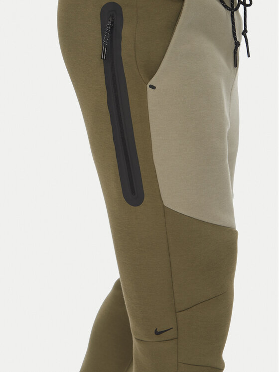 Nike Teplákové kalhoty Tech HV0959 Khaki Regular Fit | Modivo.cz