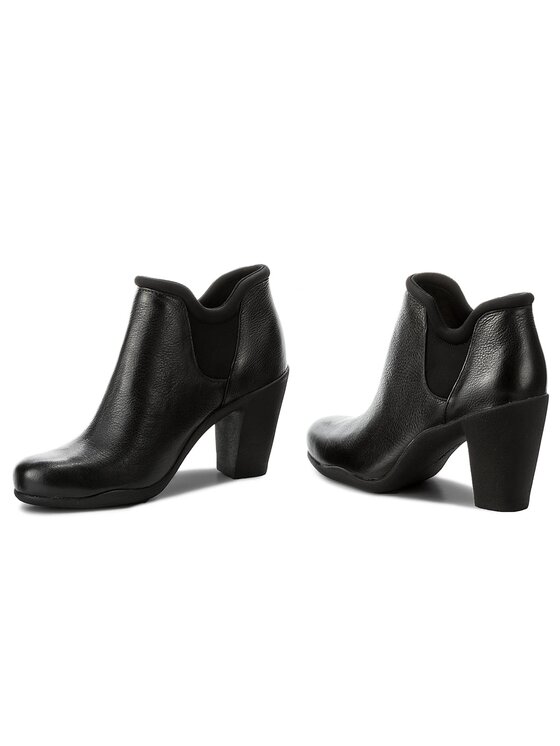 Clarks adya bella store