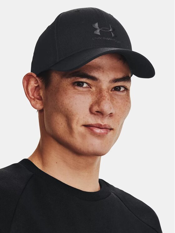 Under Armour Czapka z daszkiem 1381645-001 Czarny | Modivo.pl