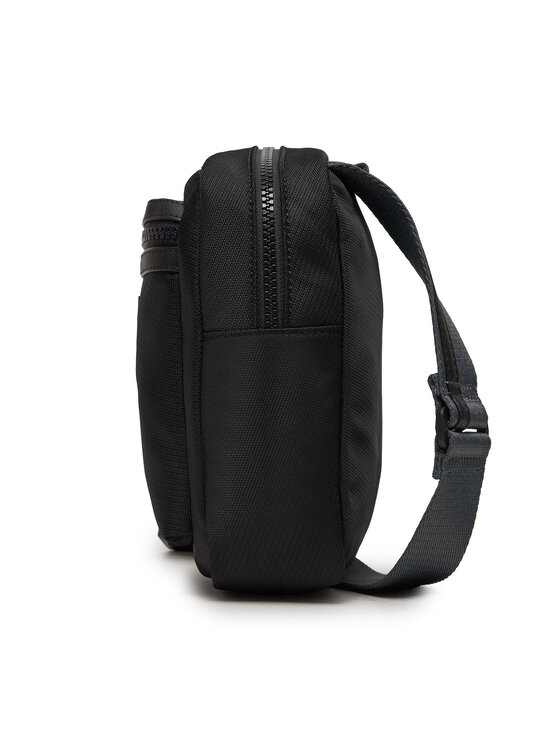 Calvin Klein Umhängetasche Ck Essential K50K511639 Schwarz | Modivo.de