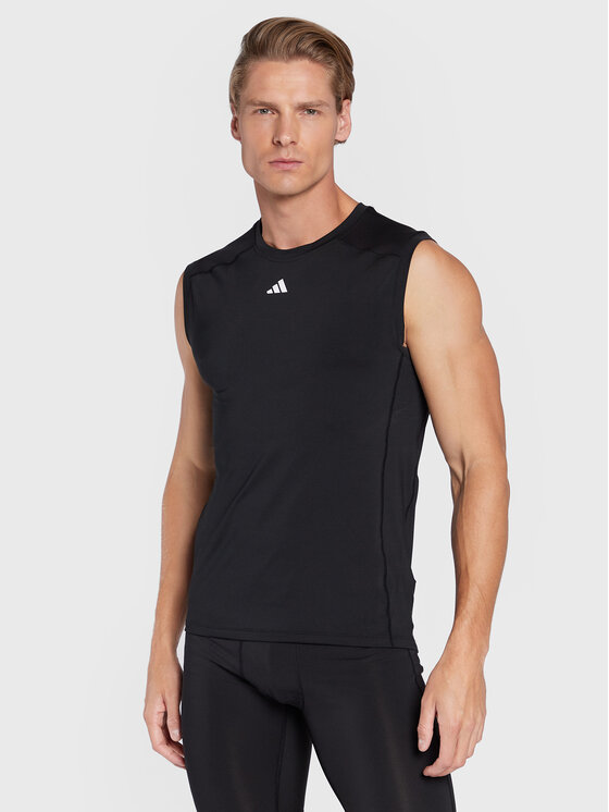 adidas Koszulka techniczna Techfit HK2338 Czarny Slim Fit | Modivo.pl